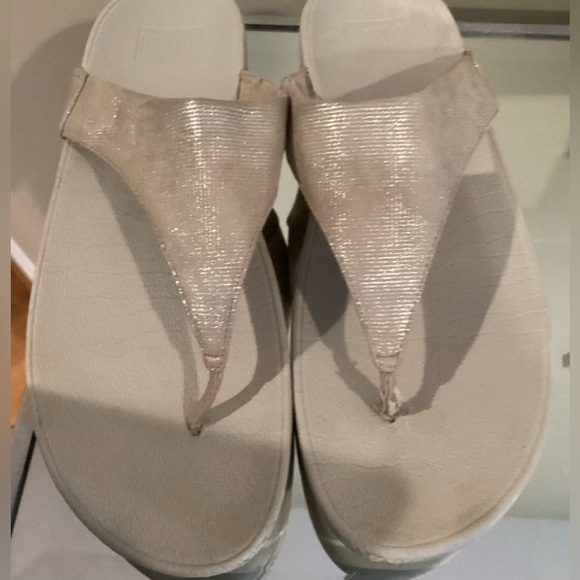 Fitflop | Shoes | Sparkly Gold Fitflops Flip Flops | Poshmark
